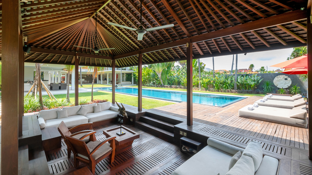 Villa Kalyani - Sunken gazebo by the pool, Canggu Villa Images - Elite ...